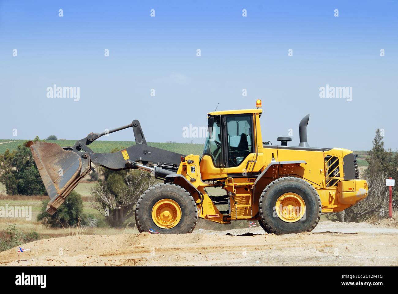 Machine activity with bulldozer car hi-res stock photography and images ...