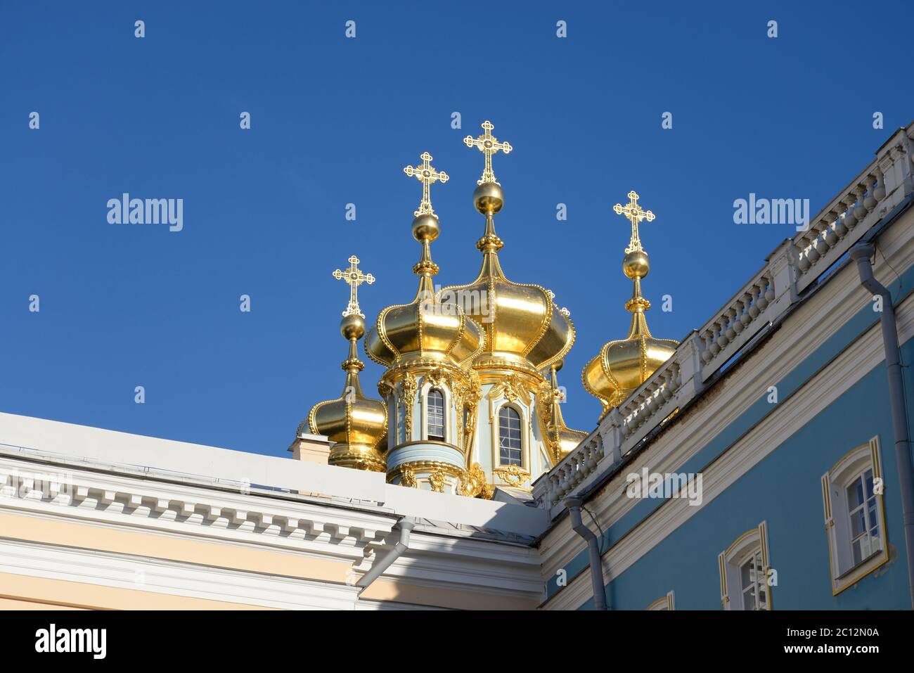 Golden cupolas of Catherine Palace church Stock Photo - Alamy