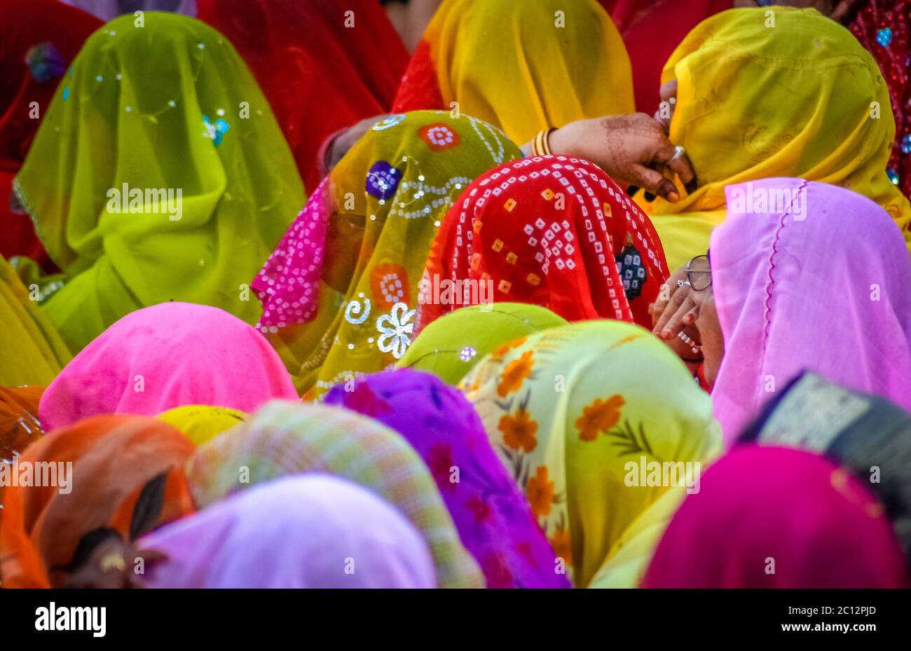 Crowd of indian women hi-res stock photography and images - Alamy