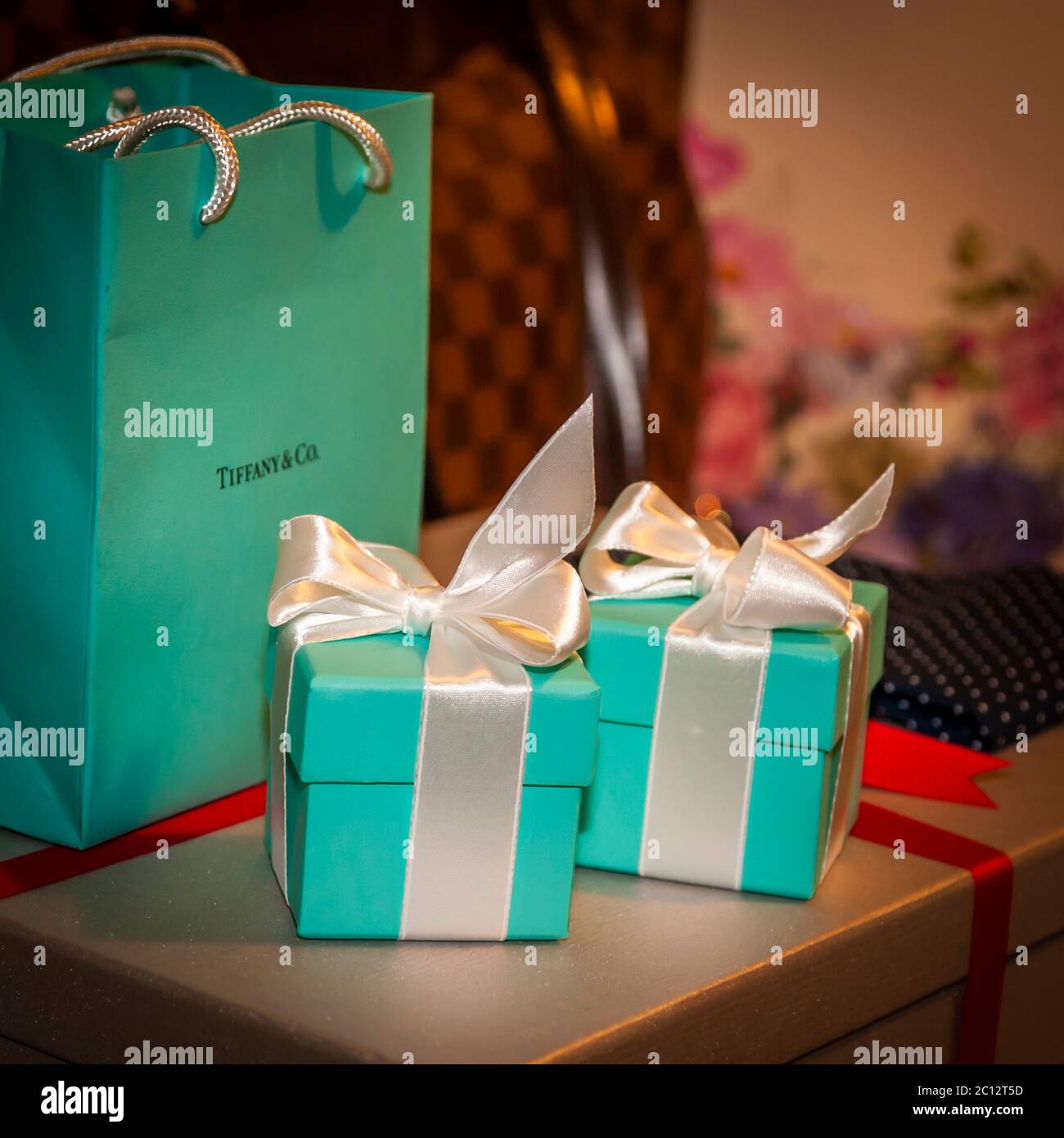 Tiffany blue box hi-res stock photography and images - Alamy