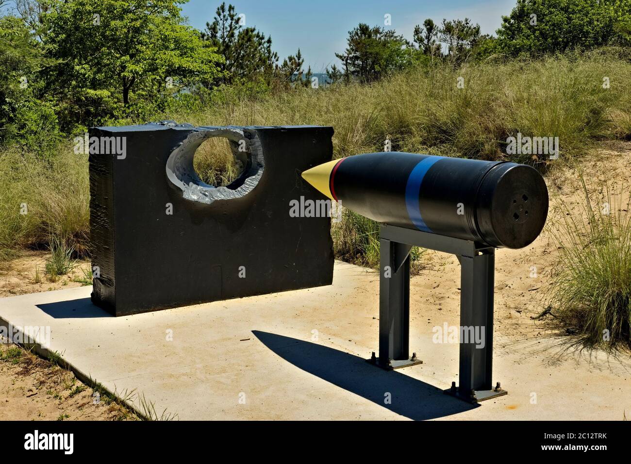 Battleship missouri 16 inch gun hi-res stock photography and images - Alamy