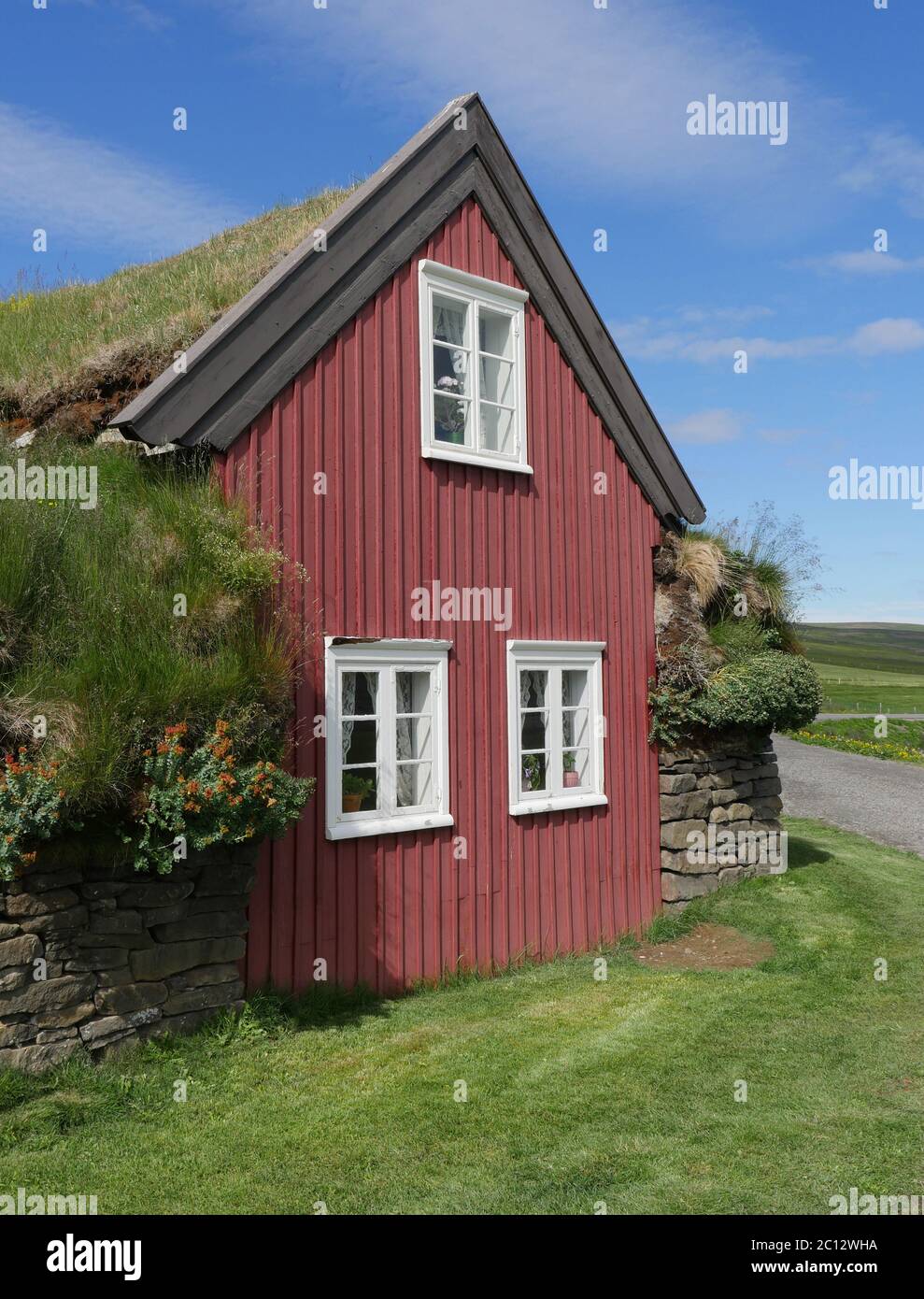 Turf houses hi-res stock photography and images - Alamy
