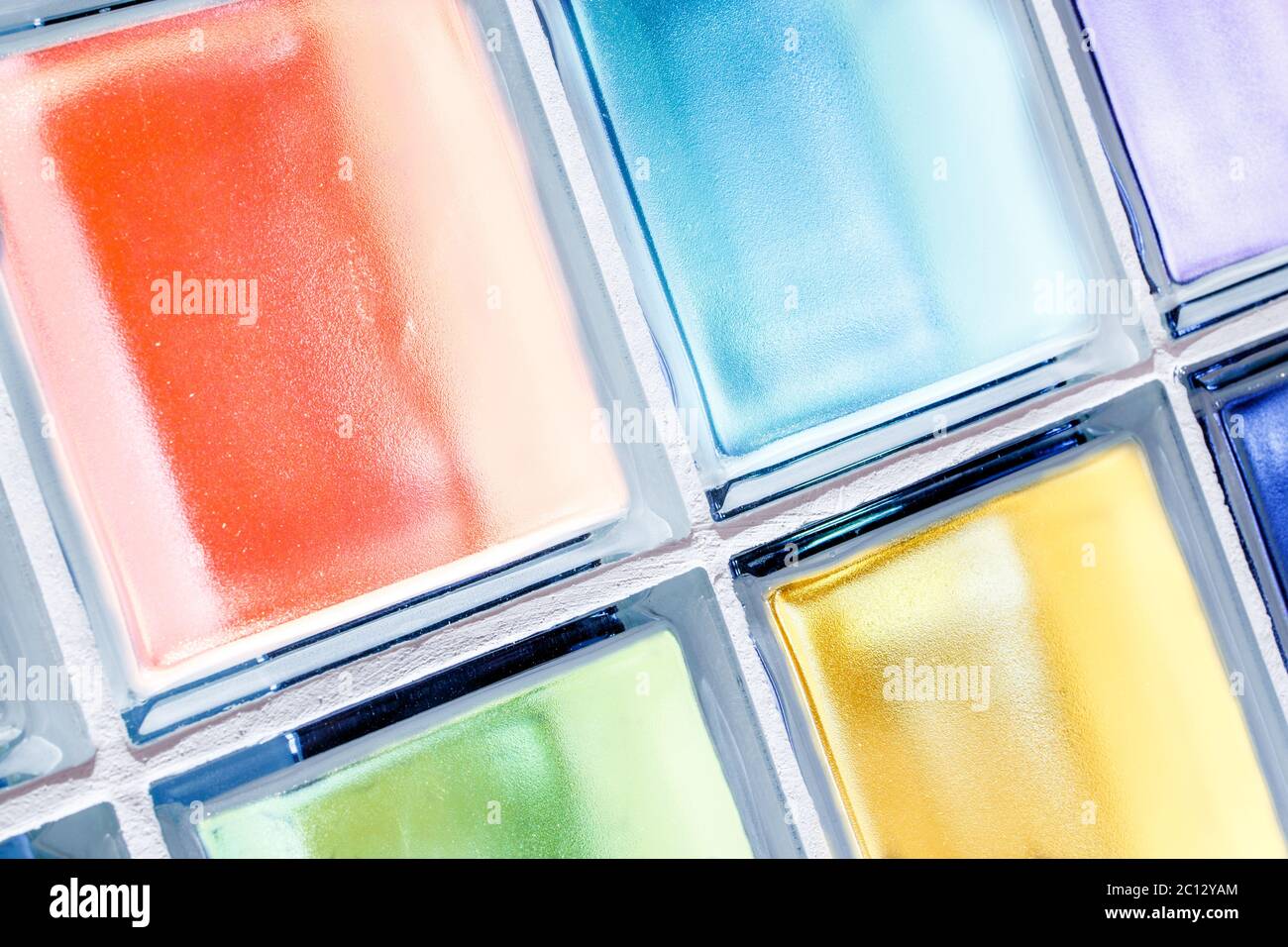 Glass brick wall hi-res stock photography and images - Alamy