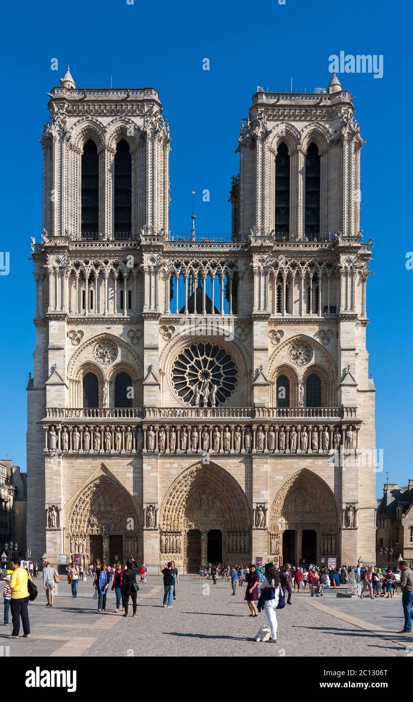 View of notre dame de paris hi-res stock photography and images - Alamy