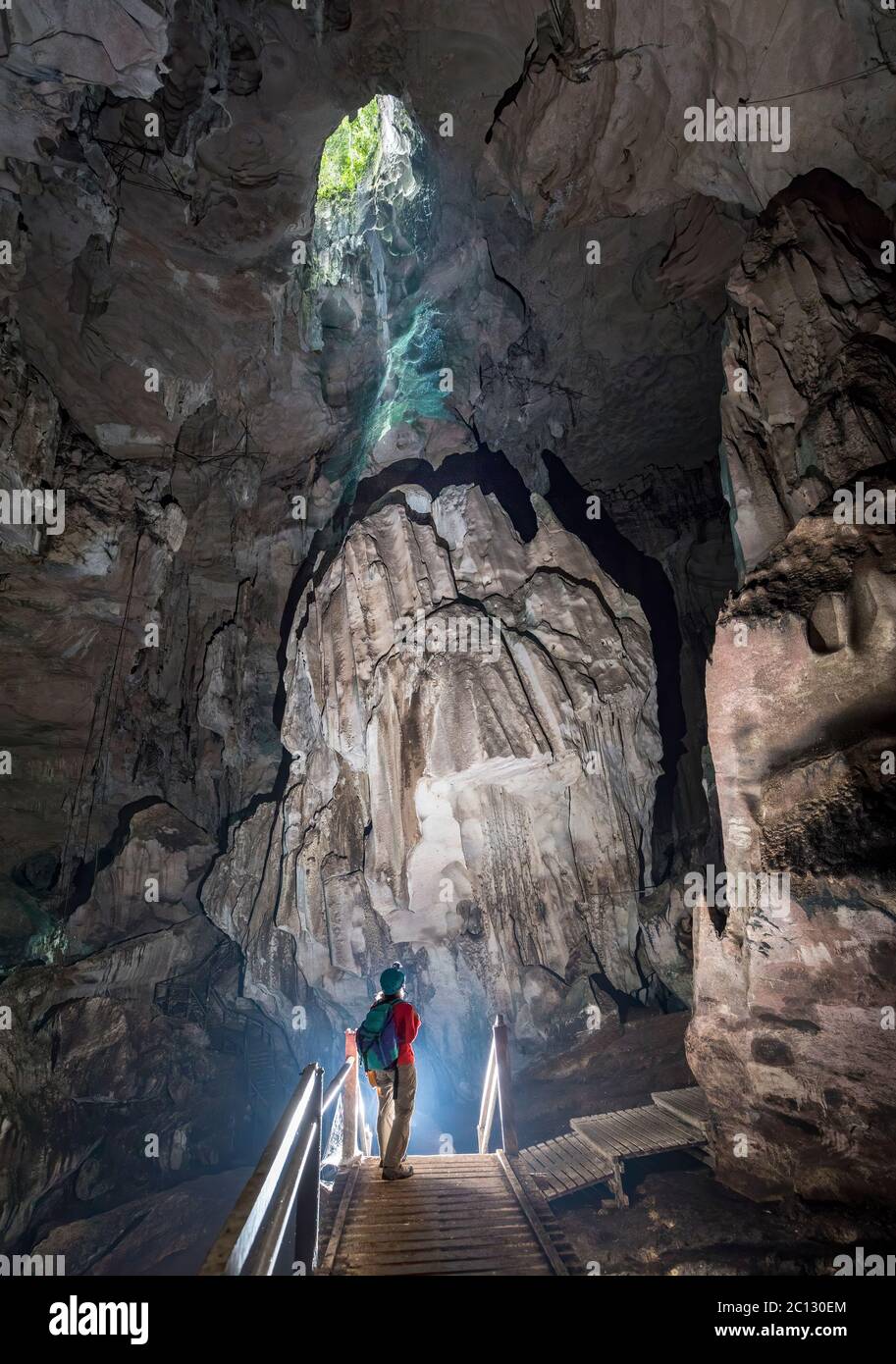 Entrance cave cavern path hi-res stock photography and images - Alamy