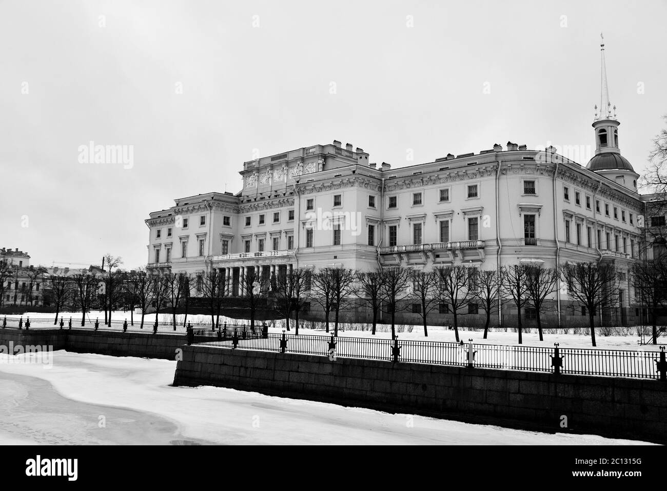 The Mikhailovsky Castle ( Engineers Castle Stock Photo - Alamy