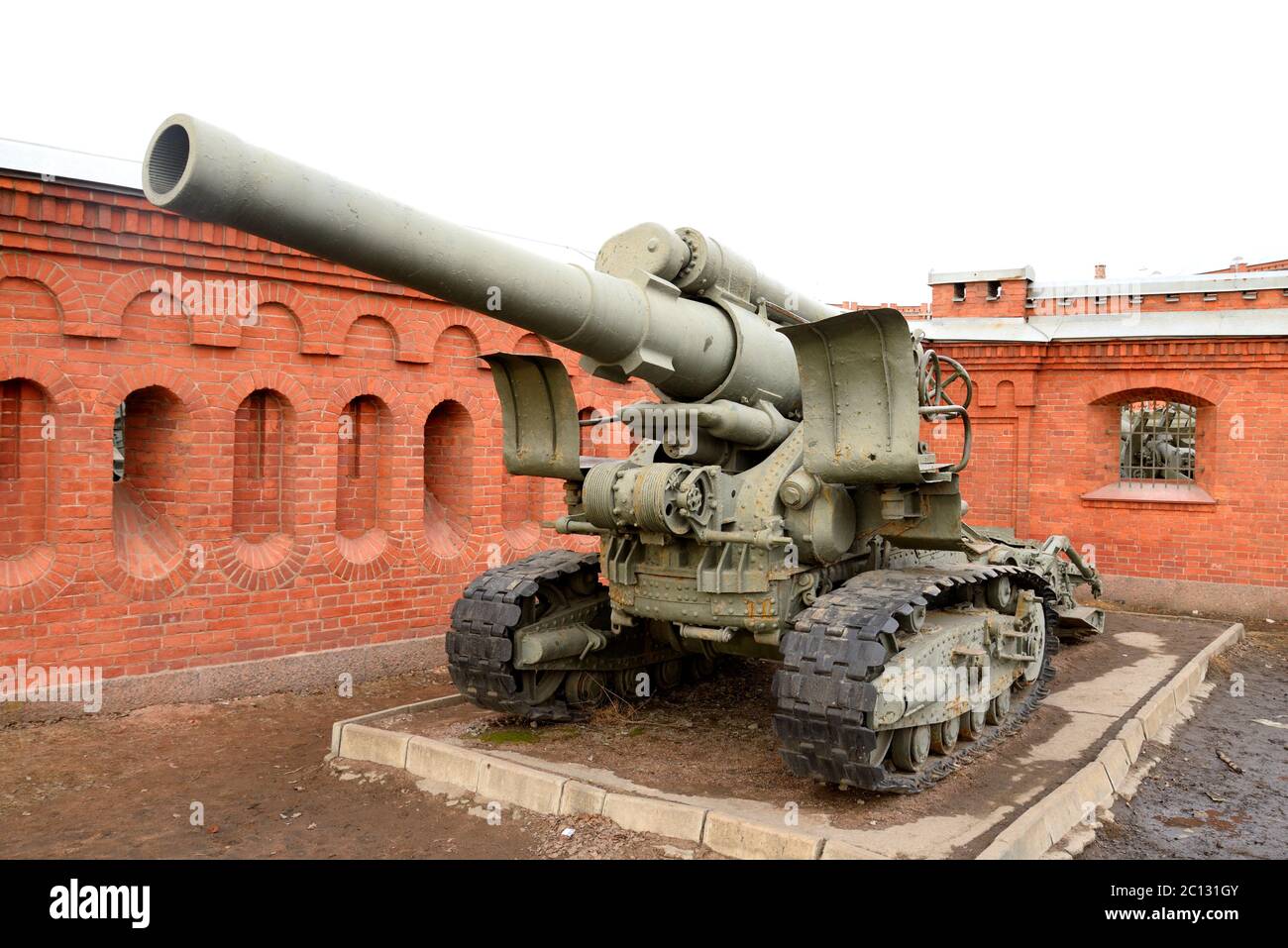 Old howitzer high power Stock Photo - Alamy