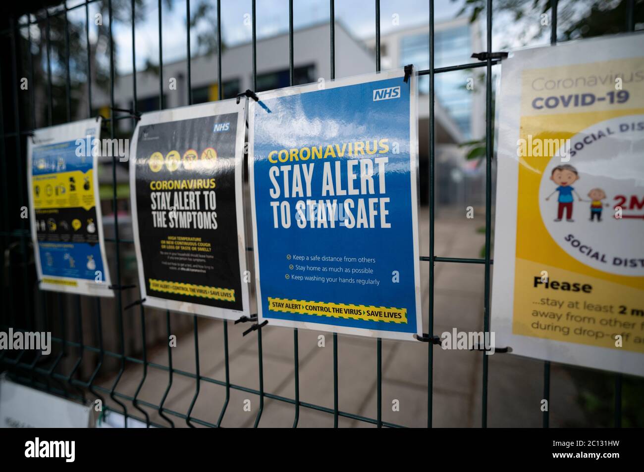 Health Guidelines Displayed On A School Gate Stock Photo Alamy health-guidelines-displayed-on-a-school-gate-stock-photo-alamy