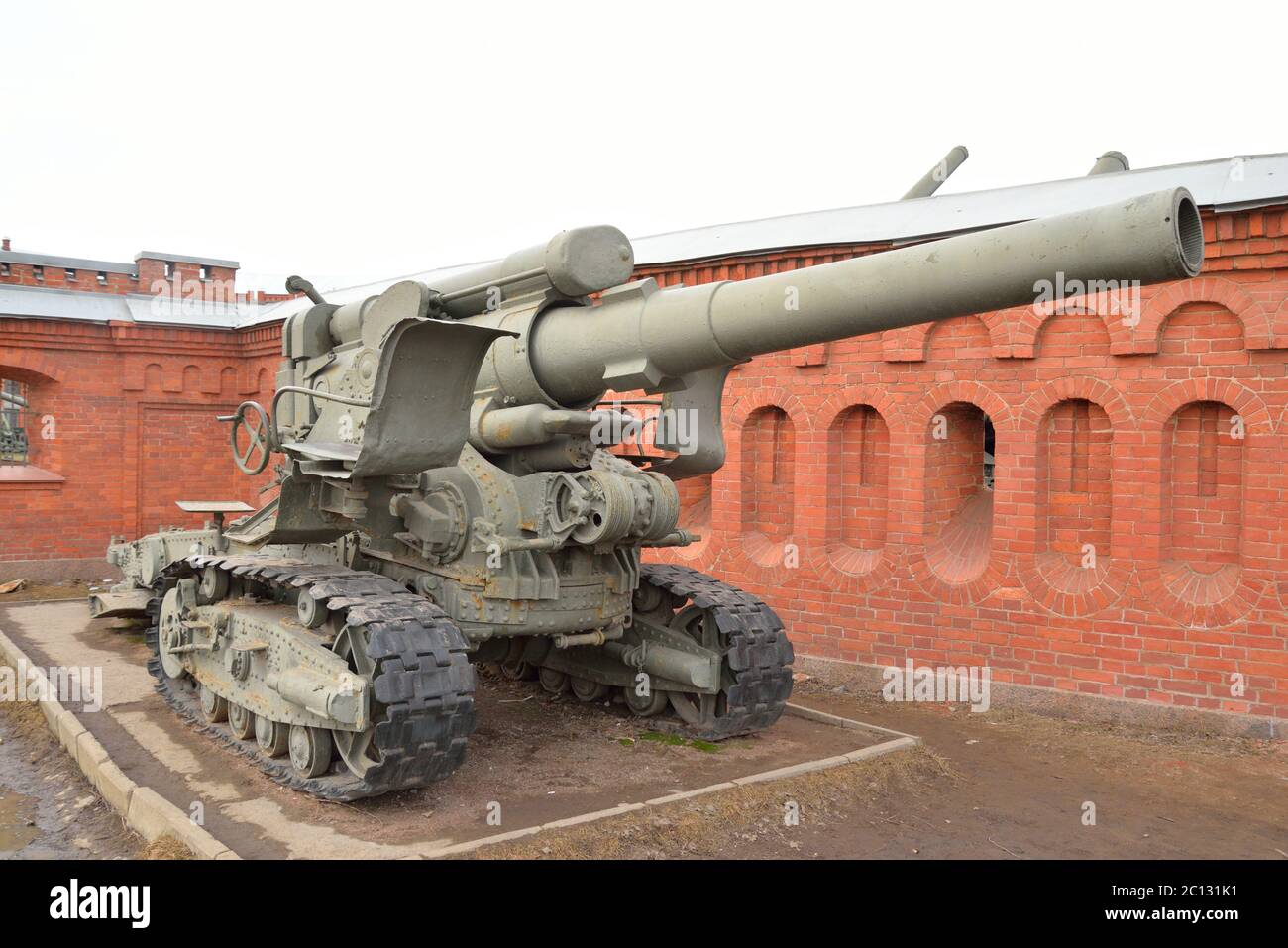 Old howitzer high power Stock Photo - Alamy