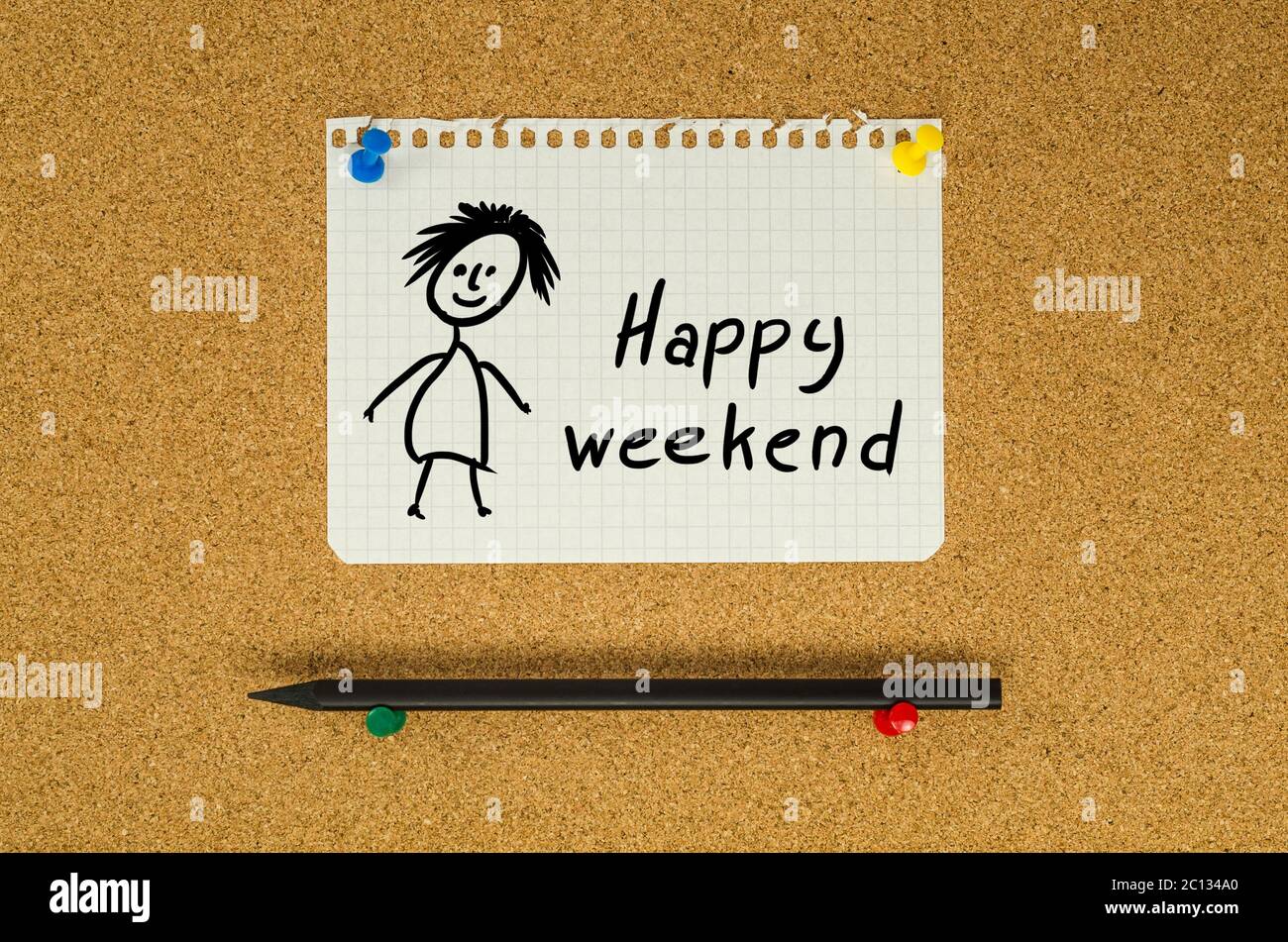 Happy weekend text note message pin on bulletin board Stock Photo - Alamy