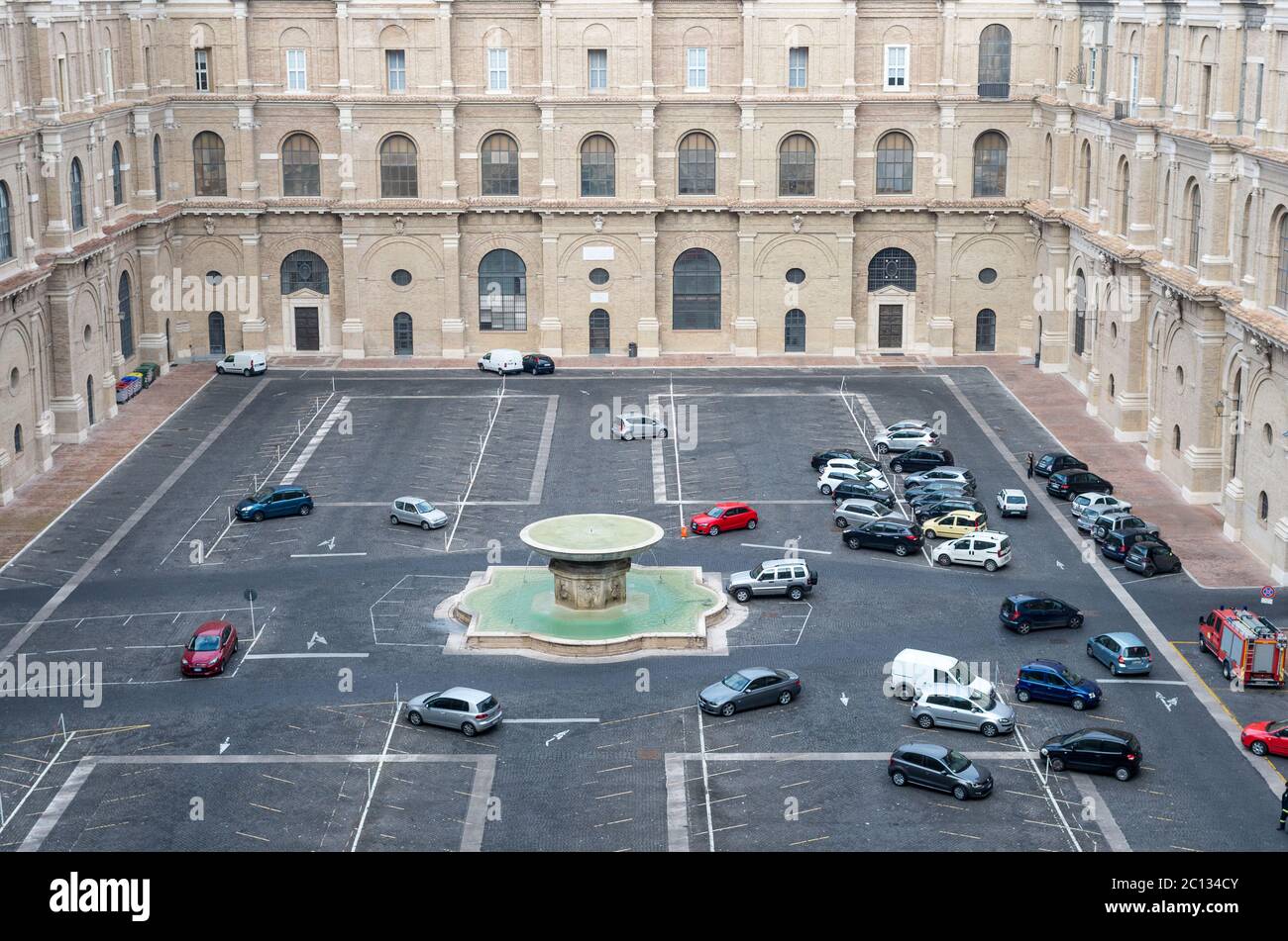 Courtyard of the vatican hi-res stock photography and images - Alamy