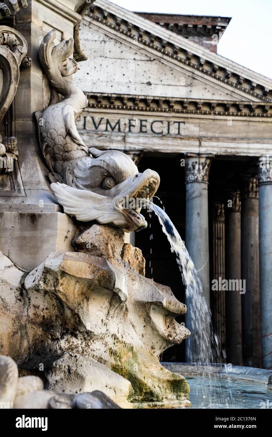 Close up of the Pantheon fountain in Rome Stock Photo - Alamy