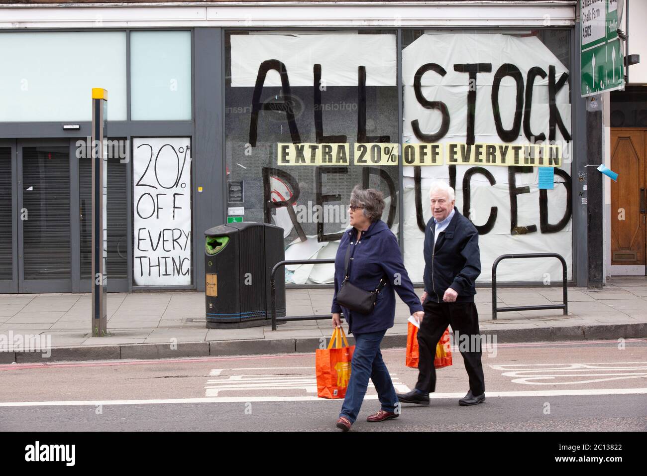 Camden highstreet hi-res stock photography and images - Alamy
