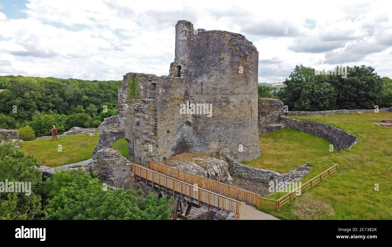 Aerial view of Cilgerran Castle, Cilgerran, near Cardigan ...