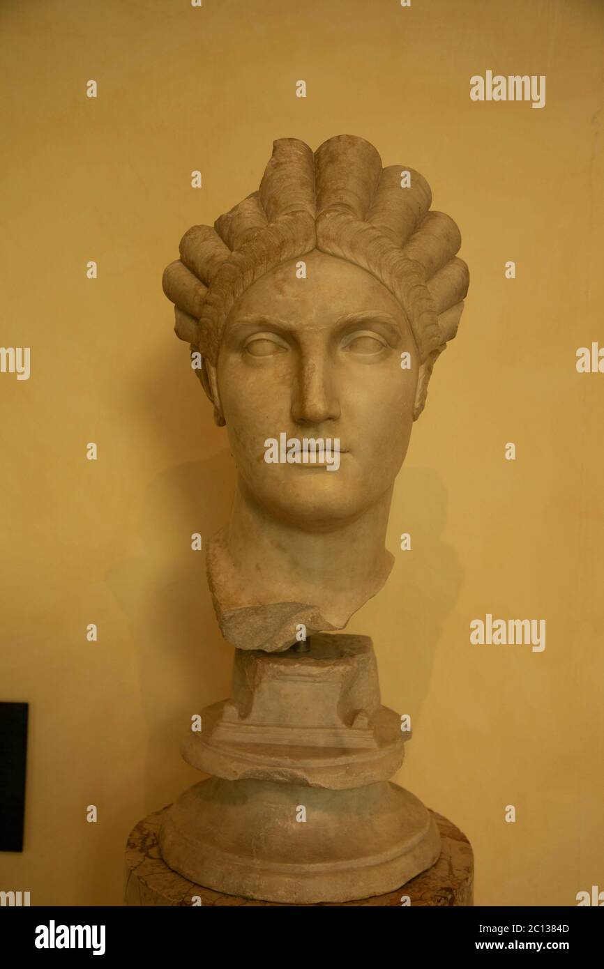 Rome italy capitoline museum bust hi-res stock photography and images ...
