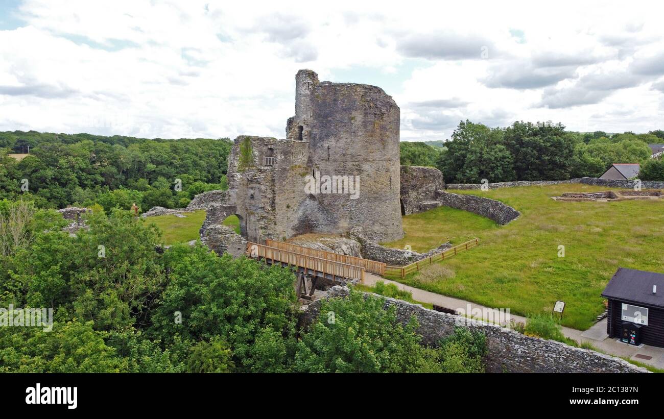 Aerial view of Cilgerran Castle, Cilgerran, near Cardigan ...