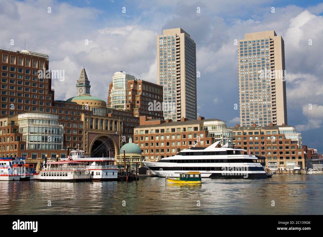 Boston water taxi hi-res stock photography and images - Alamy