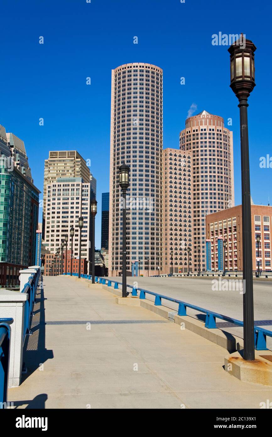 Moakley bridge hi-res stock photography and images - Alamy
