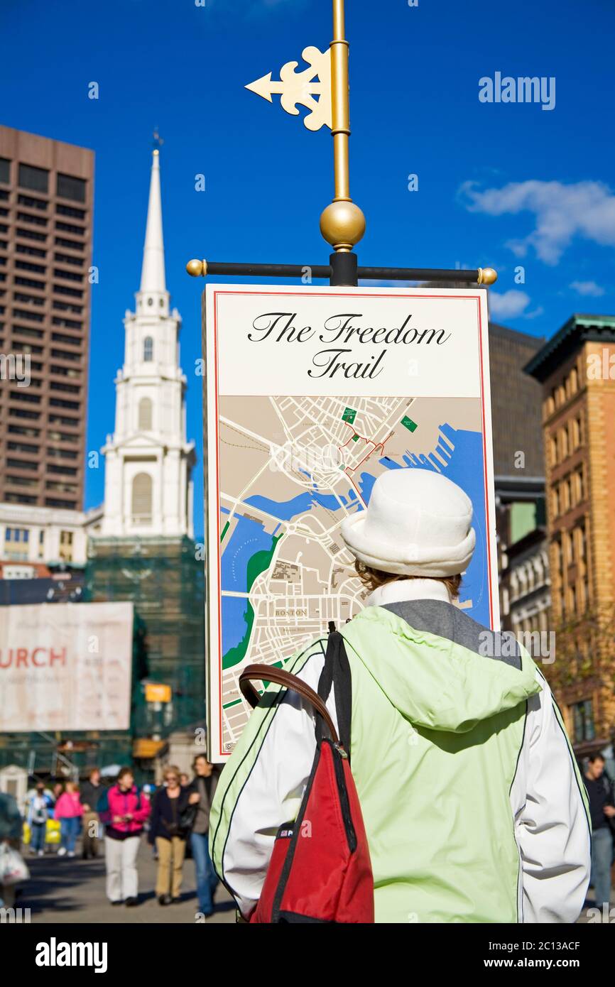 Boston freedom trail woman hi-res stock photography and images - Alamy