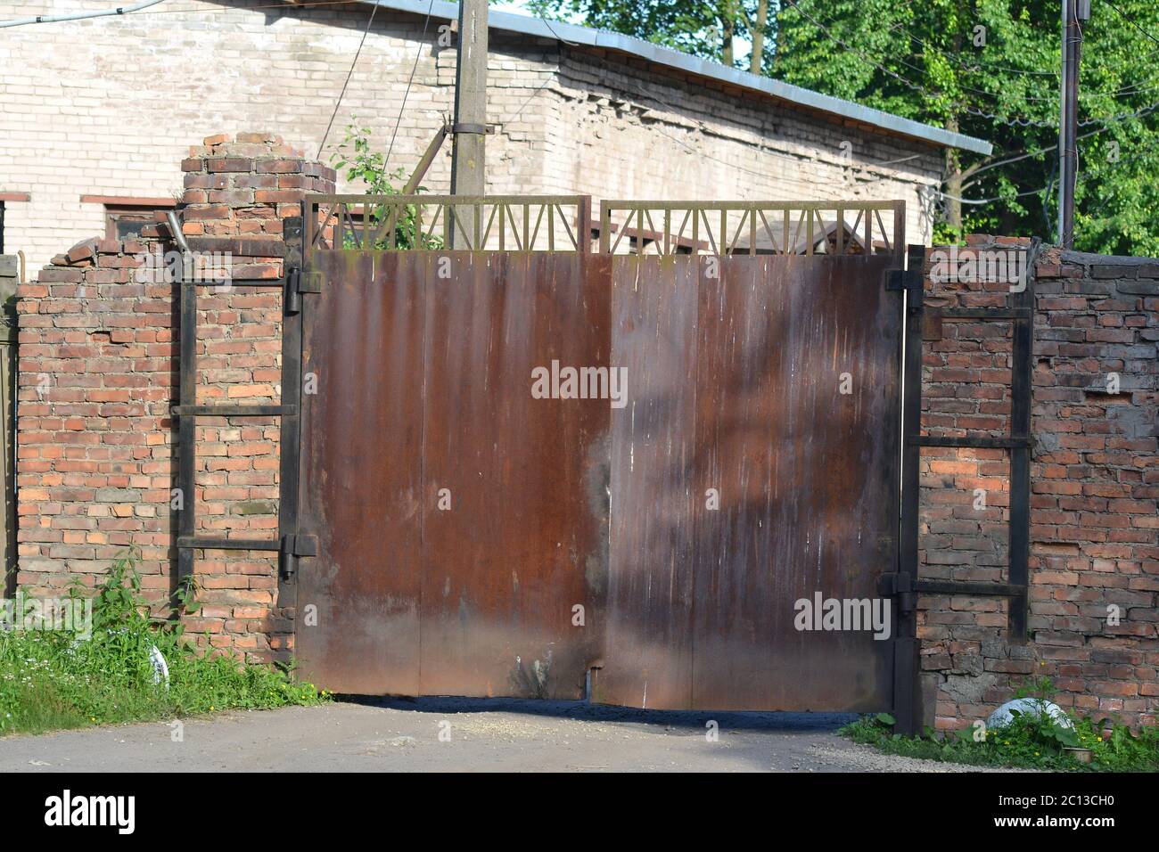 Old rusty gate Stock Photo - Alamy