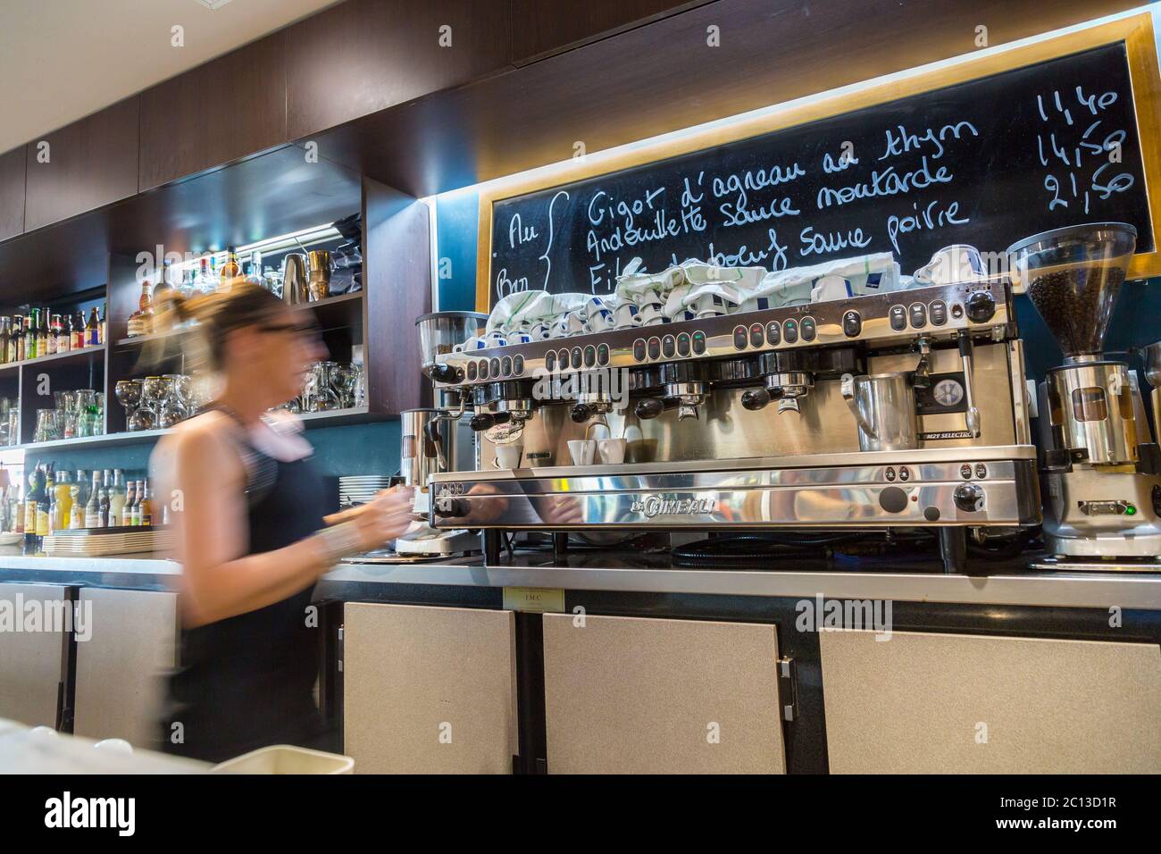 Traditional barmaid hi-res stock photography and images - Alamy