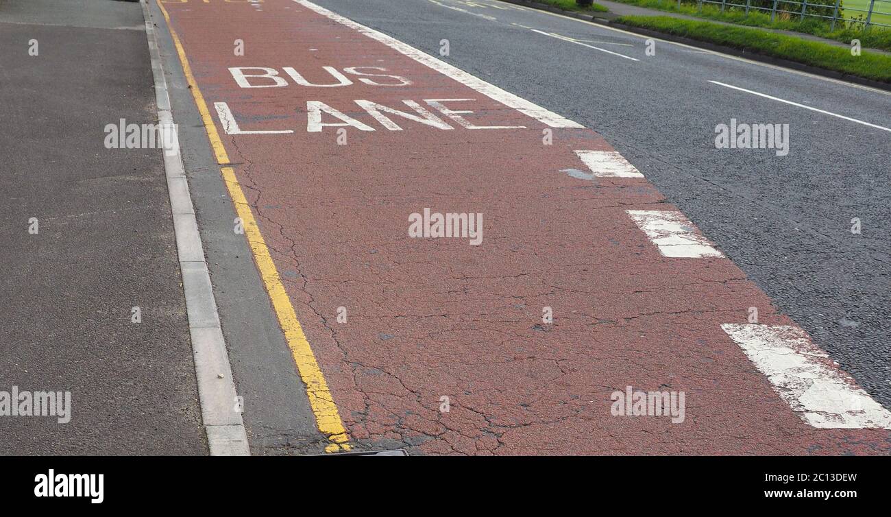 Bus lane sign Stock Photo - Alamy