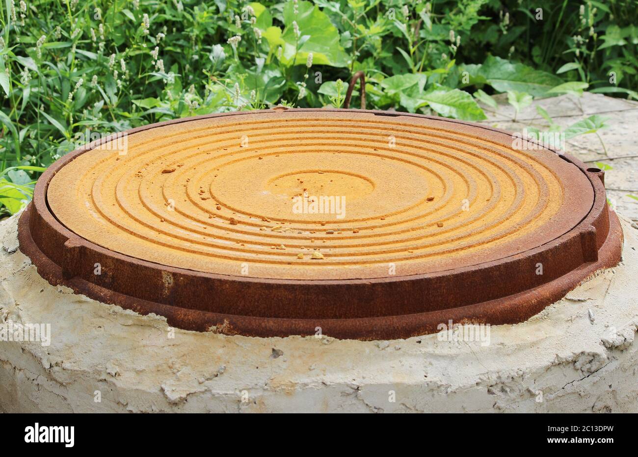 Old metal sewer hatch hi-res stock photography and images - Alamy