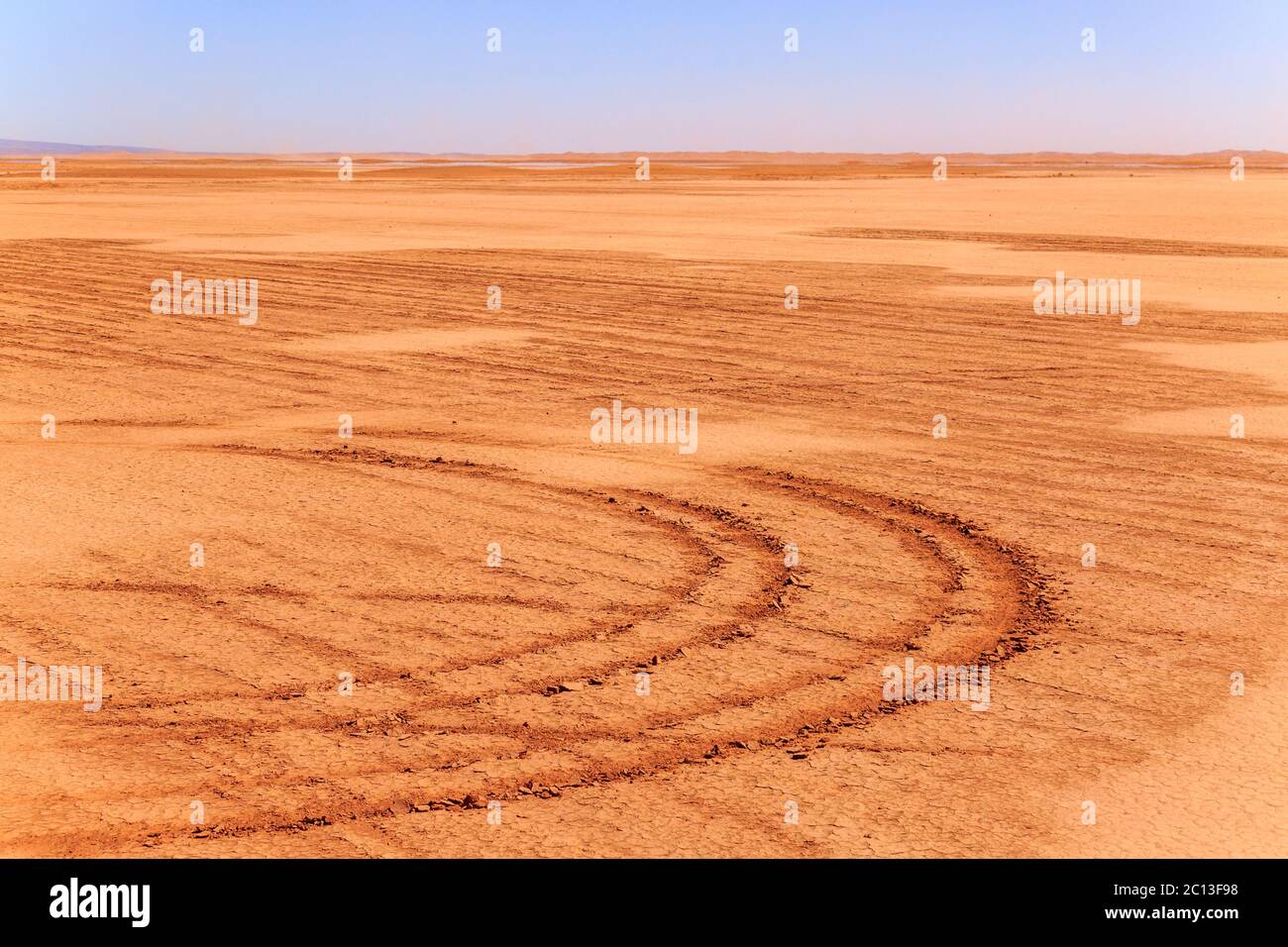 Desert track hi-res stock photography and images - Alamy