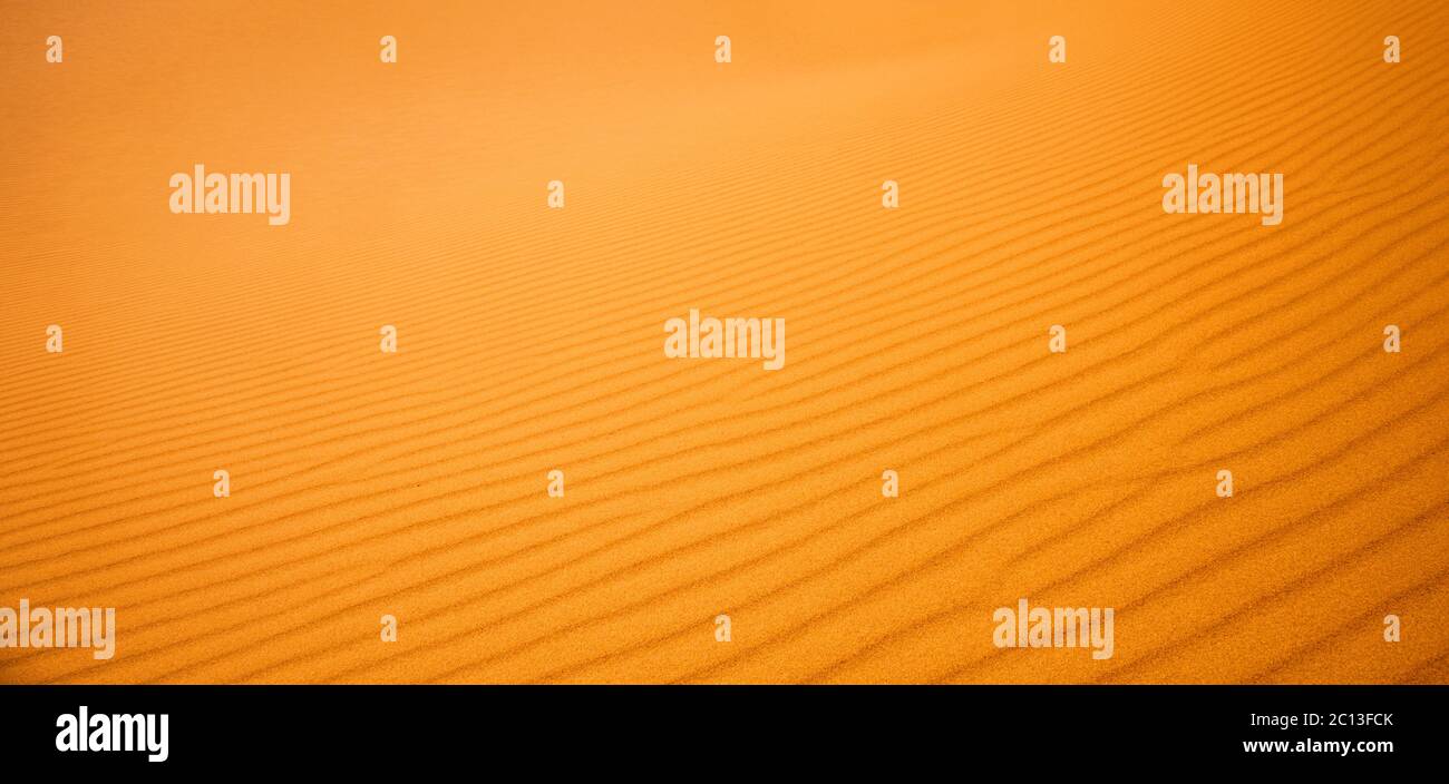 Smooth desert lines hi-res stock photography and images - Alamy