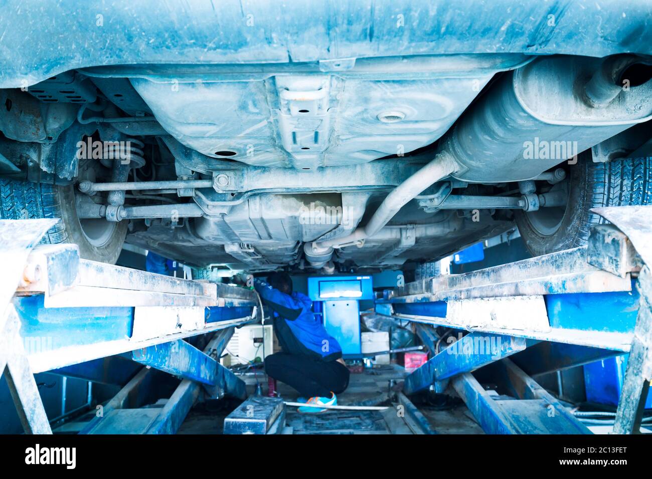 Car repairing hi-res stock photography and images - Alamy