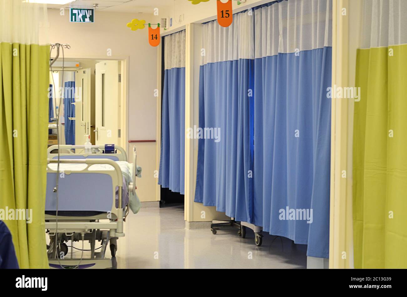 Intensive care unit in the hospital Stock Photo - Alamy