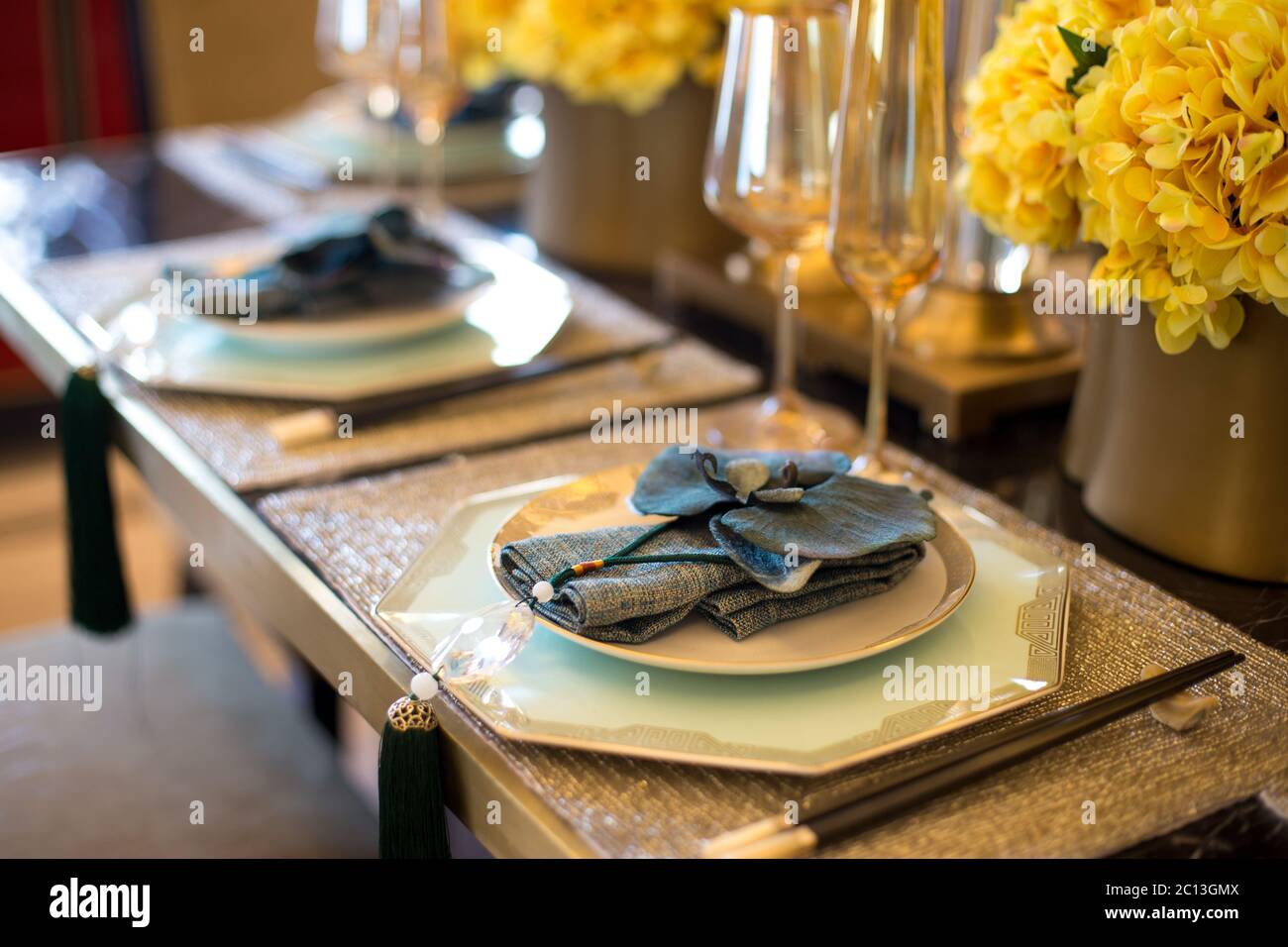 Modern crockery hi-res stock photography and images - Alamy