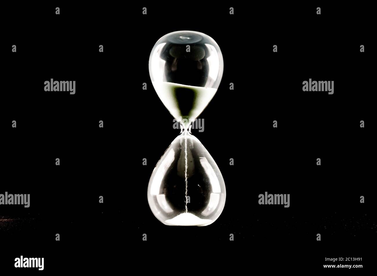 Hourglass hi-res stock photography and images - Alamy