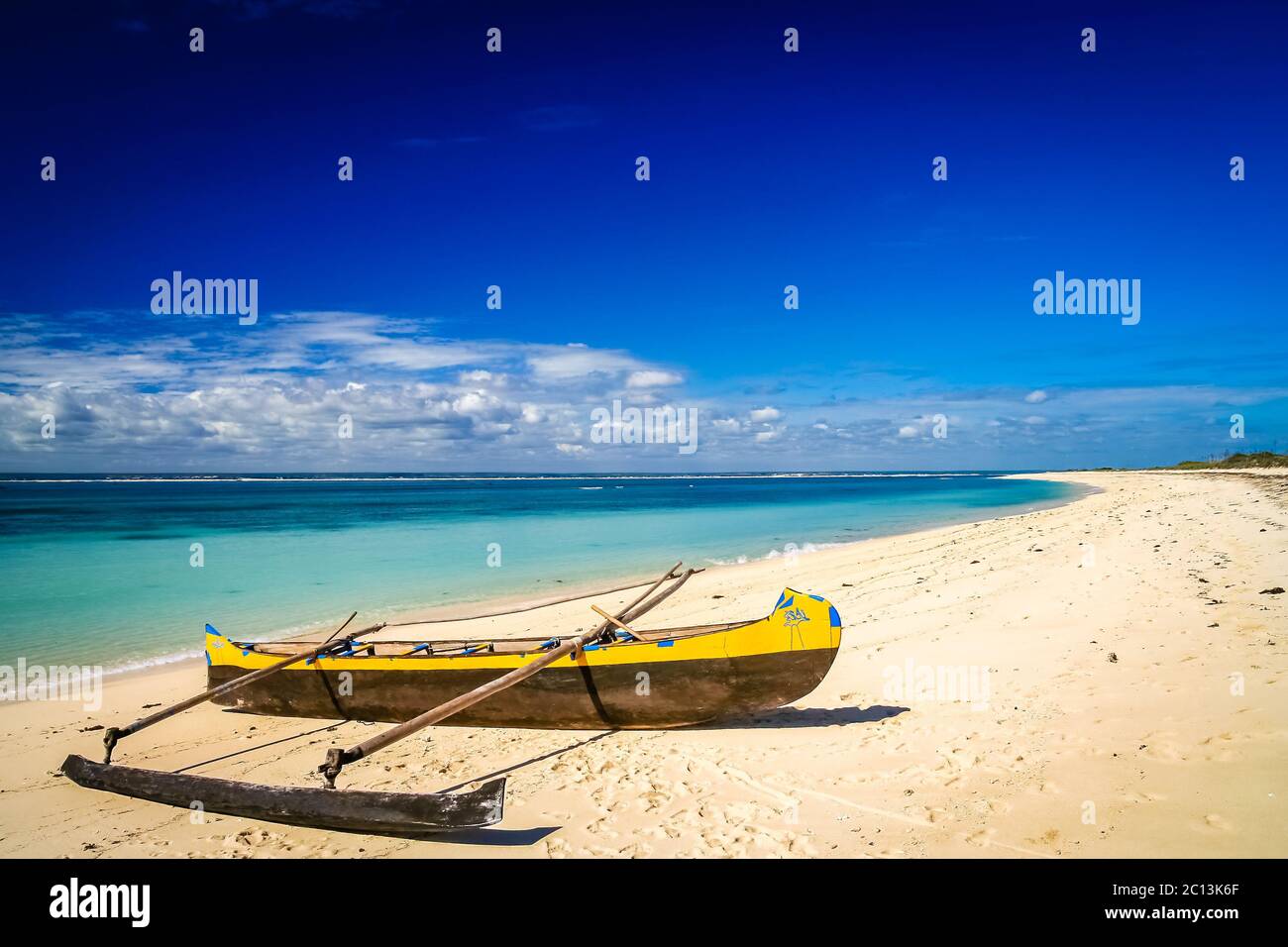 Traditional pirogue on the shore Stock Photo - Alamy