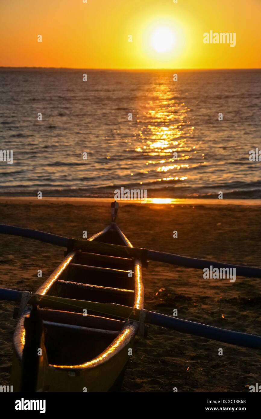 Sea pirogue hi-res stock photography and images - Alamy