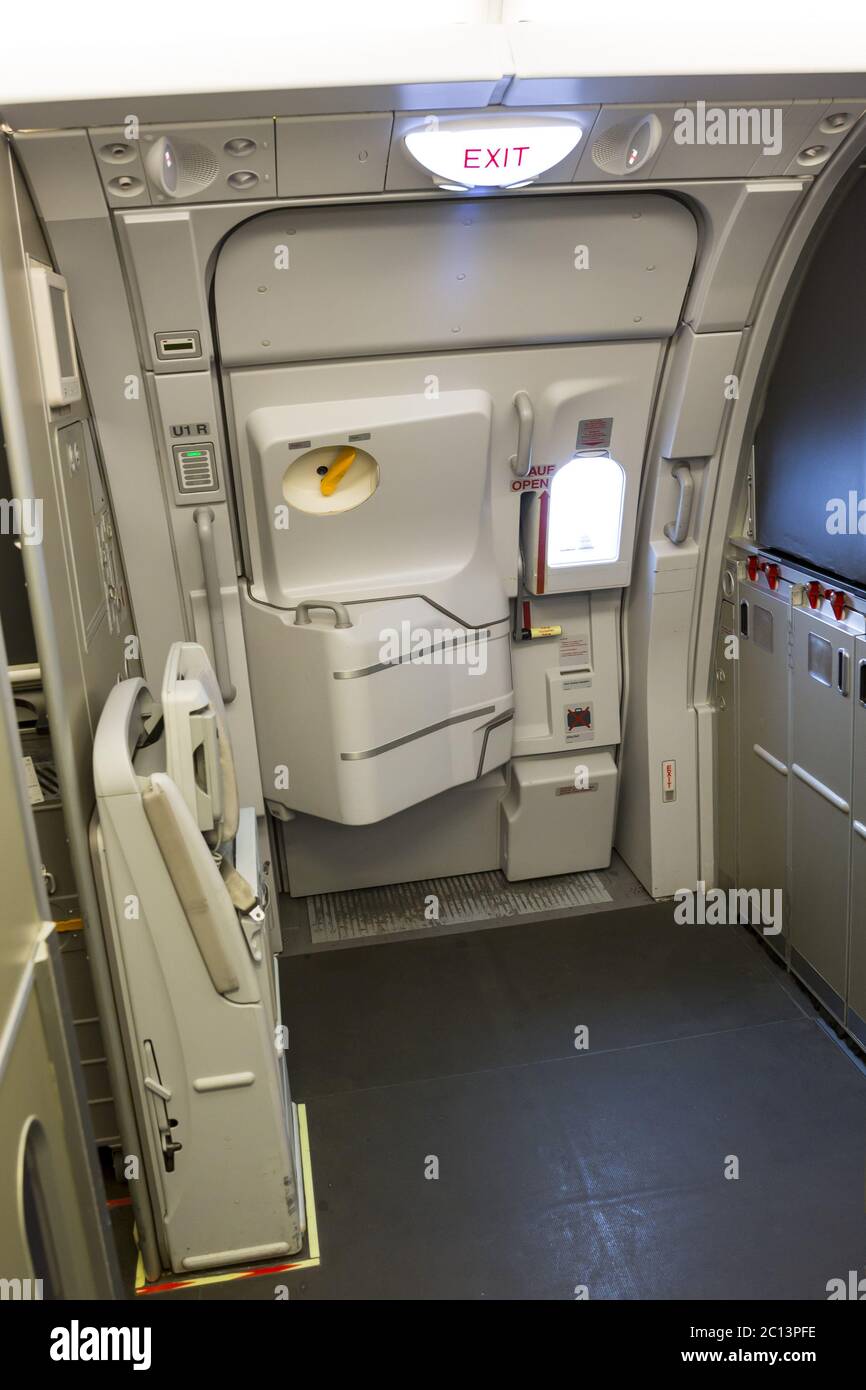 Airbus a380 interior hi-res stock photography and images - Alamy