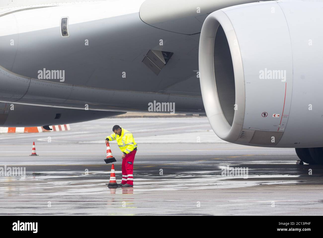 Lufthansa Airbus A380 airplane workers Stock Photo - Alamy