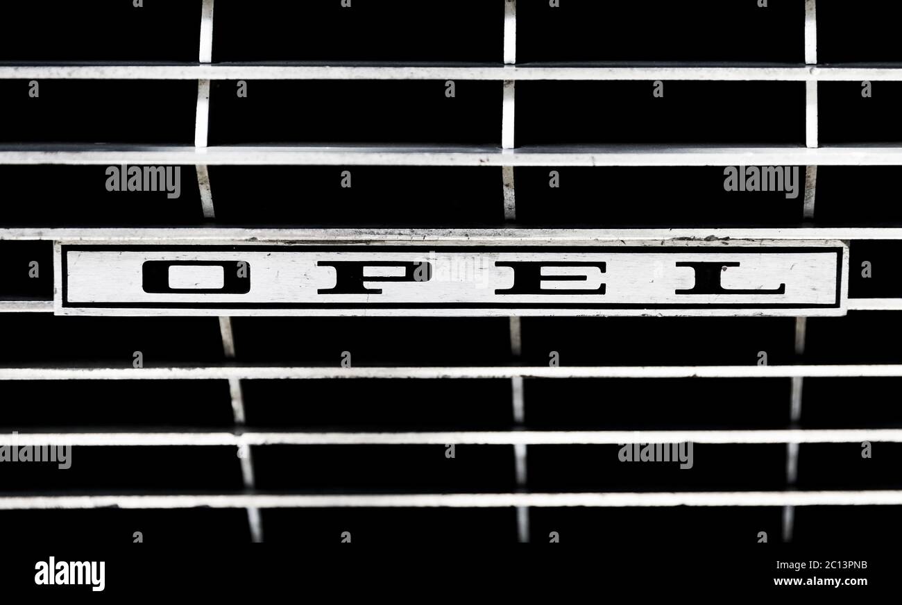 Retro OPEL car logo Stock Photo - Alamy