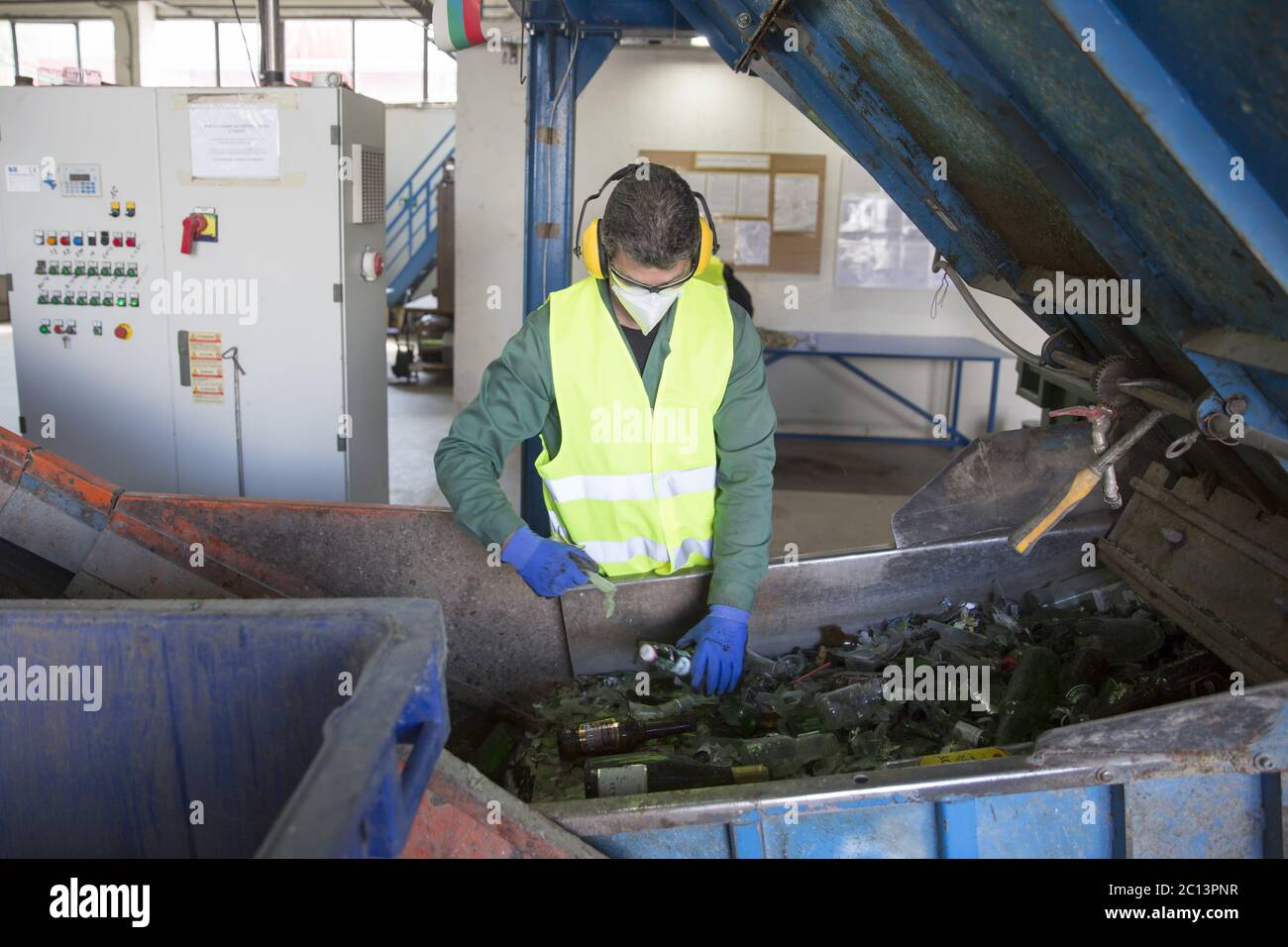 Waste glass into usable products High Resolution Stock Photography and ...