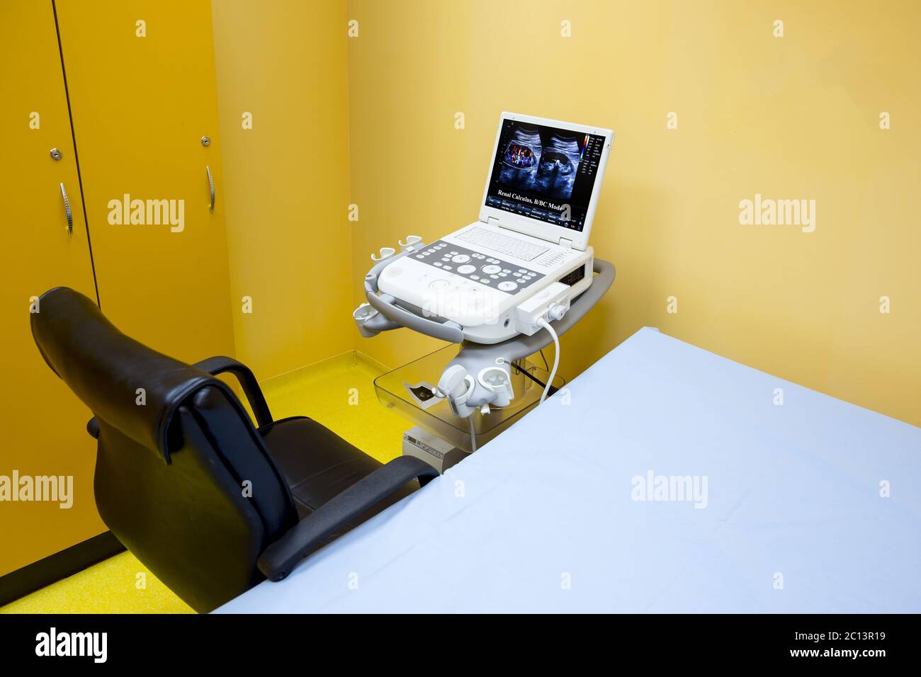 Ultrasonography (ultrasound) machine in hospital Stock Photo - Alamy