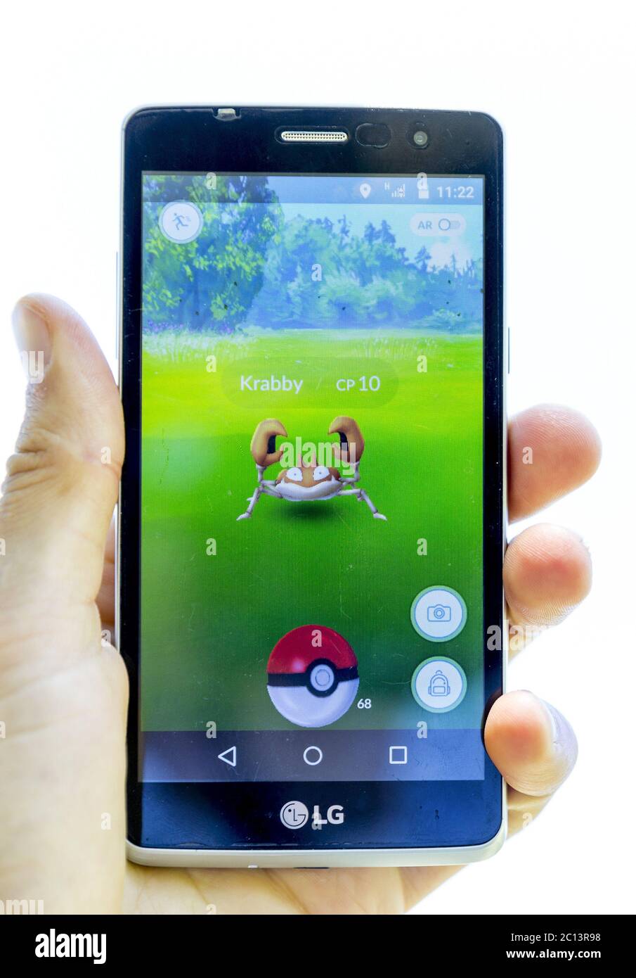 Young people playing pokemon go hi-res stock photography and images - Alamy