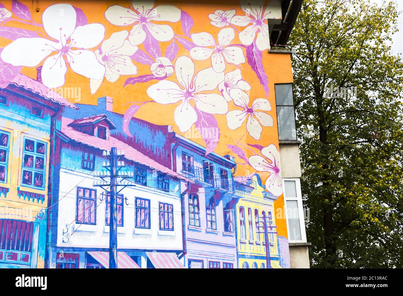 Painting big buildings hi-res stock photography and images - Alamy