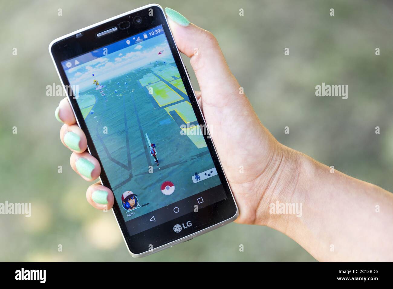 Young people pokemon go hi-res stock photography and images - Alamy