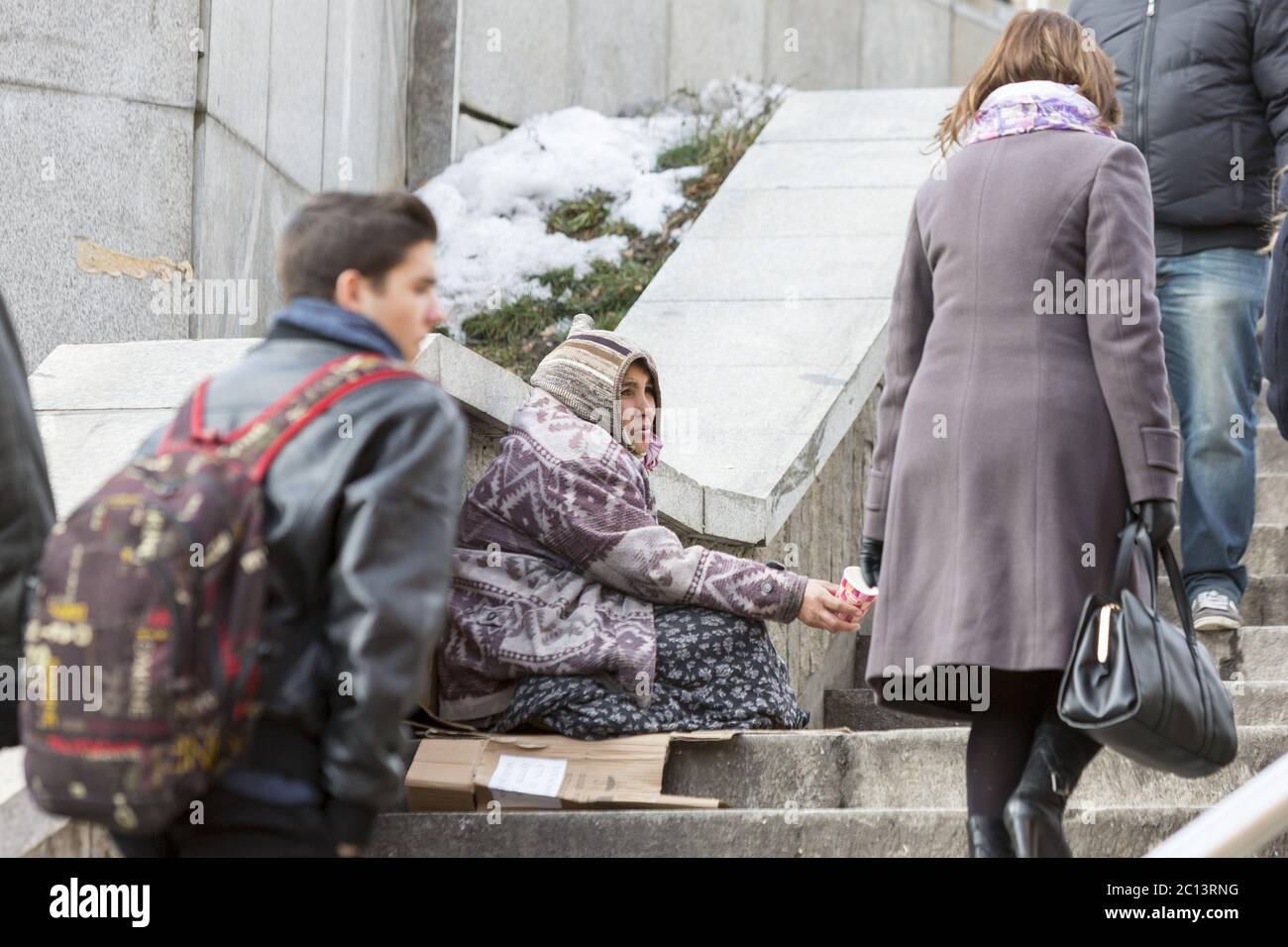 Gypsy girl poor hi-res stock photography and images - Alamy