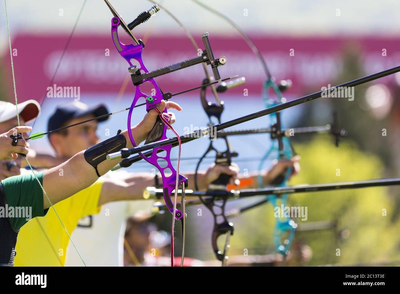 Hands and bows only hi-res stock photography and images - Alamy