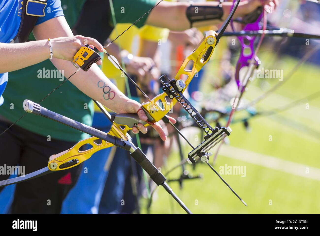 Bows only hi-res stock photography and images - Alamy