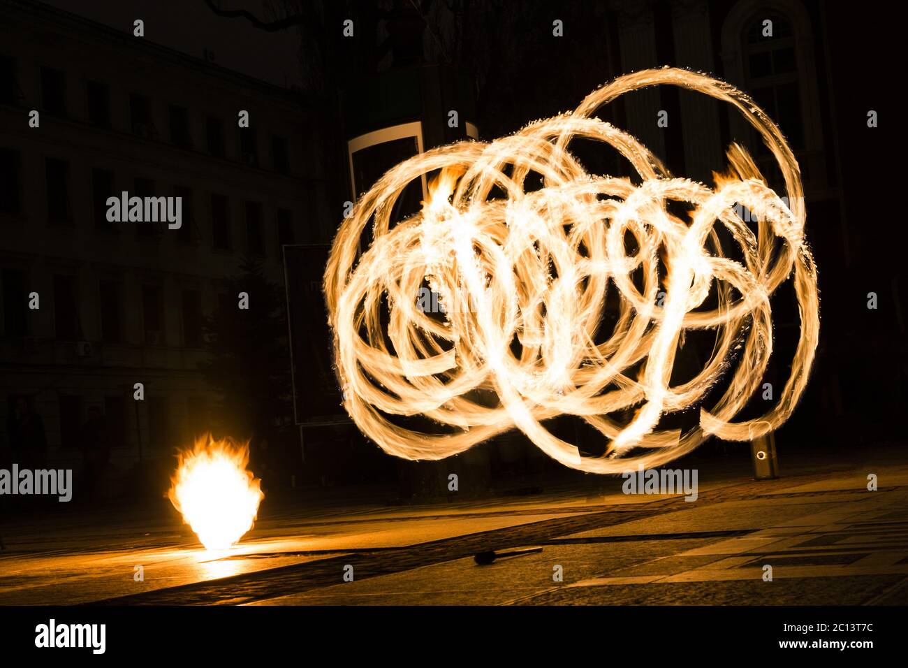 Long exposure and drawing technique hi-res stock photography and images ...