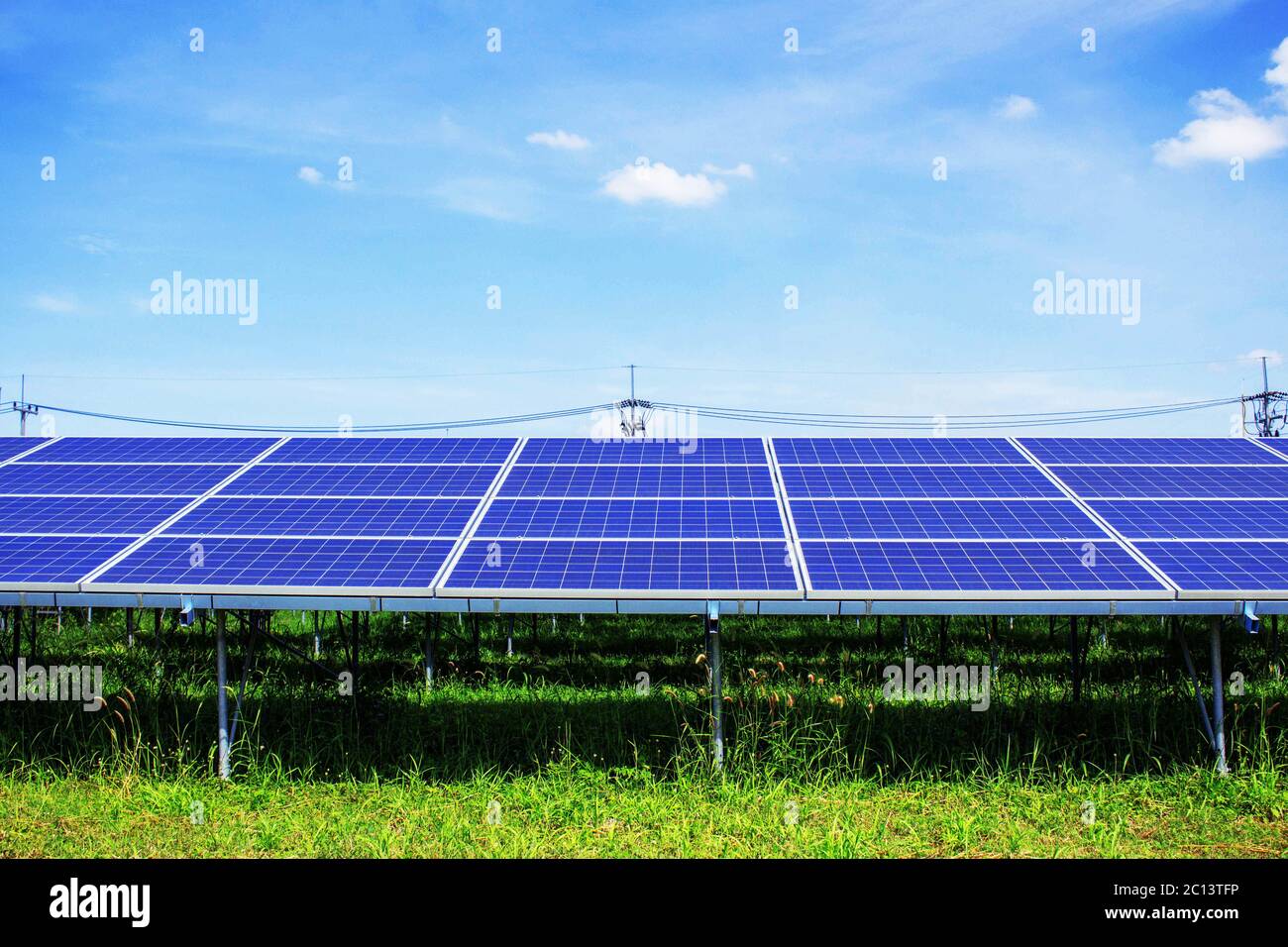 Solar panels on grass hi-res stock photography and images - Alamy