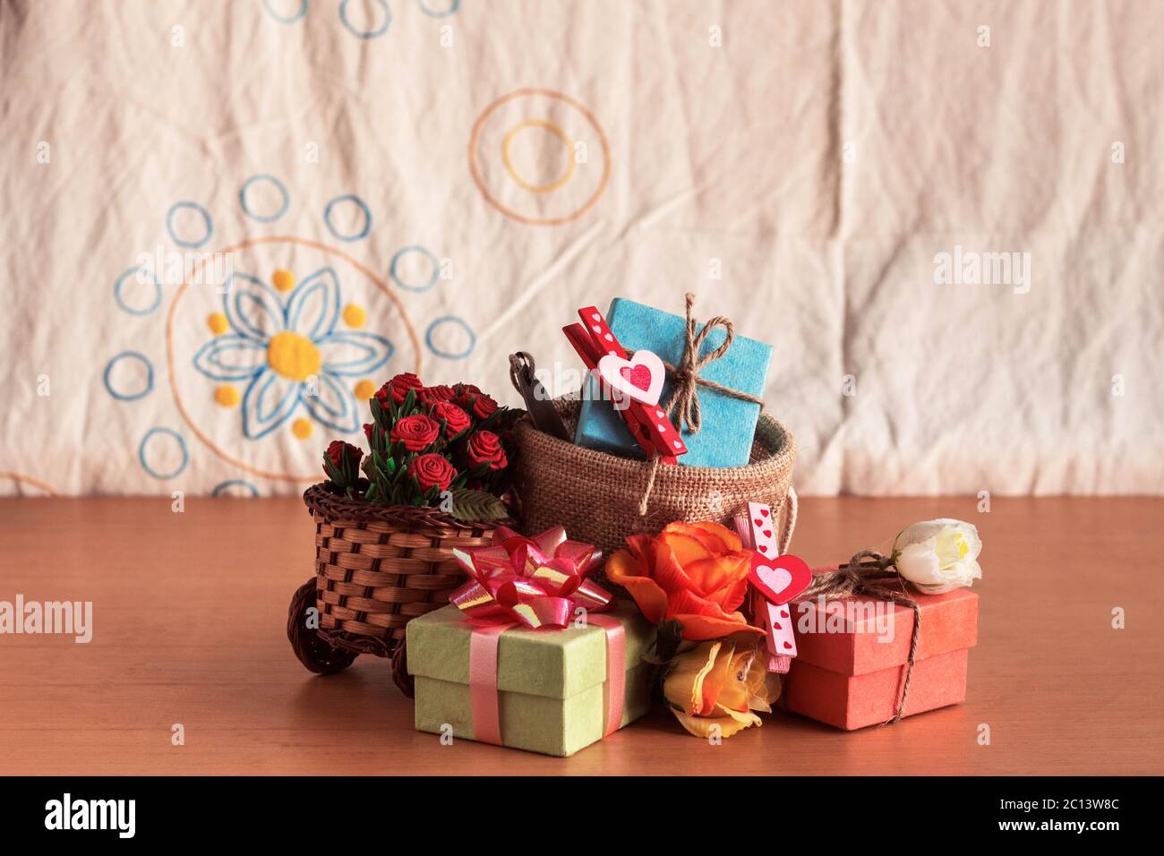 Surprise table hi-res stock photography and images - Alamy