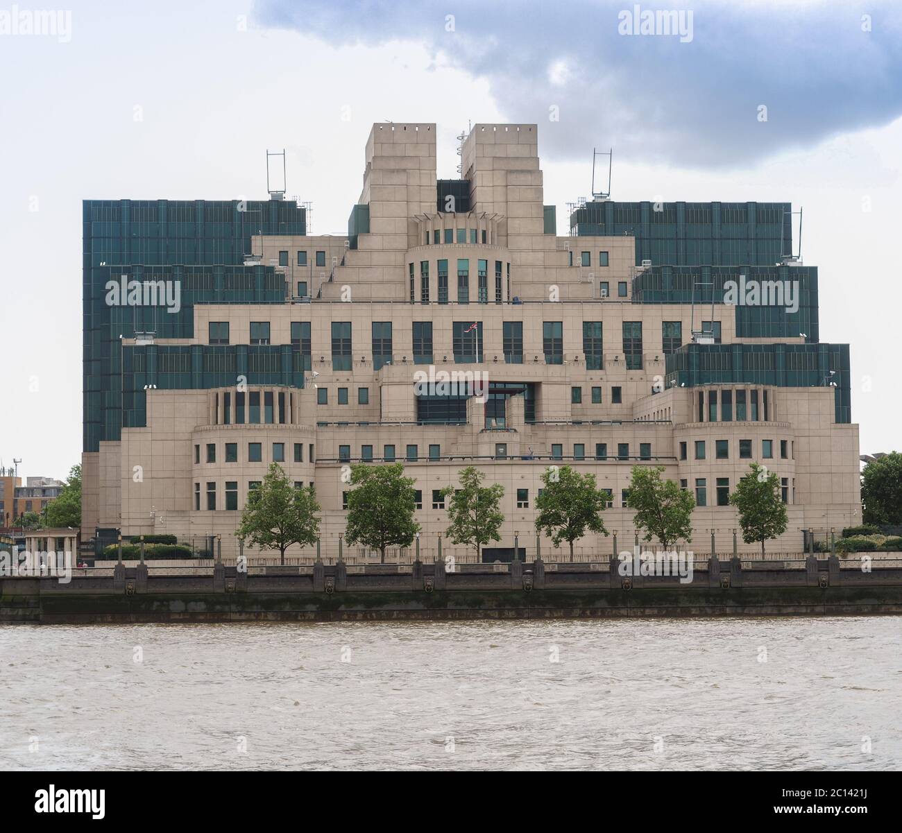 British Secret Service buidling Stock Photo - Alamy